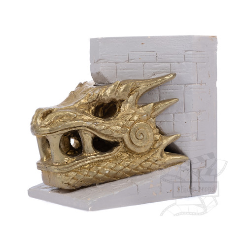 Game of Thrones (TV Series) Dragonstone Castle Entrance Gate Reference ...