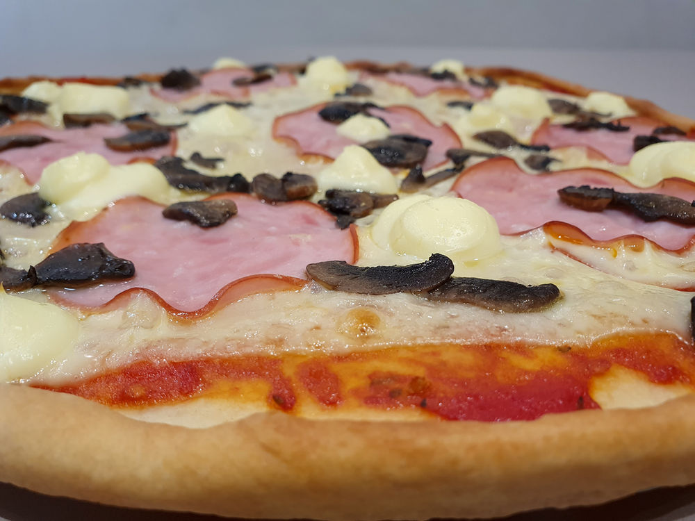 Pizza de Lombo Canadense, Cogumelo e Catupiry