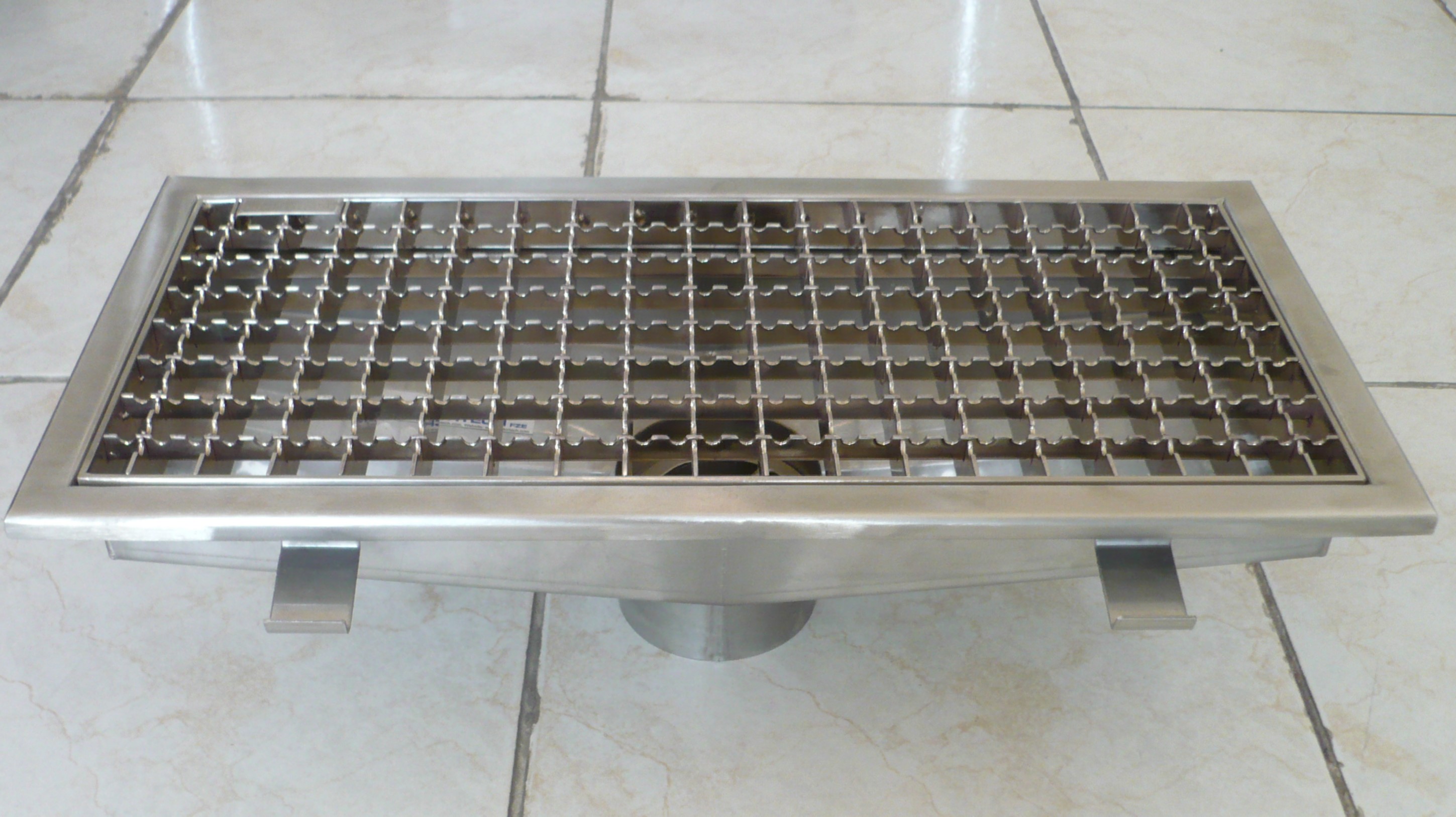 Stainless Steel Grating Suppliers in UAE| Linear Shower Drains,Gullies