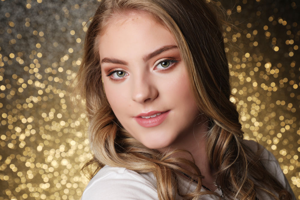 Makeover Photoshoot - Meet Aimee - Xposure Studios