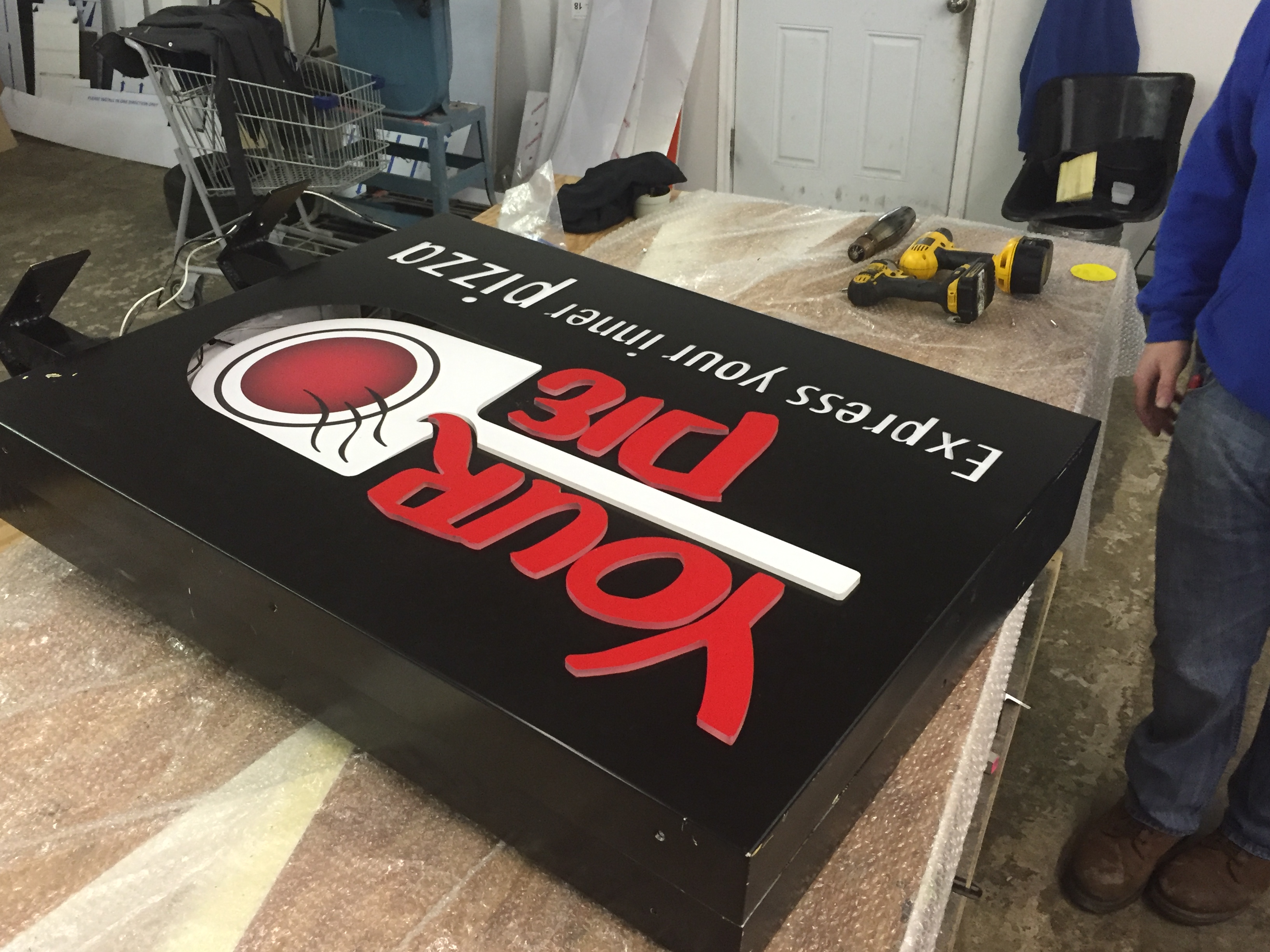 Acrylic Push Thru | poconosigncompany-1