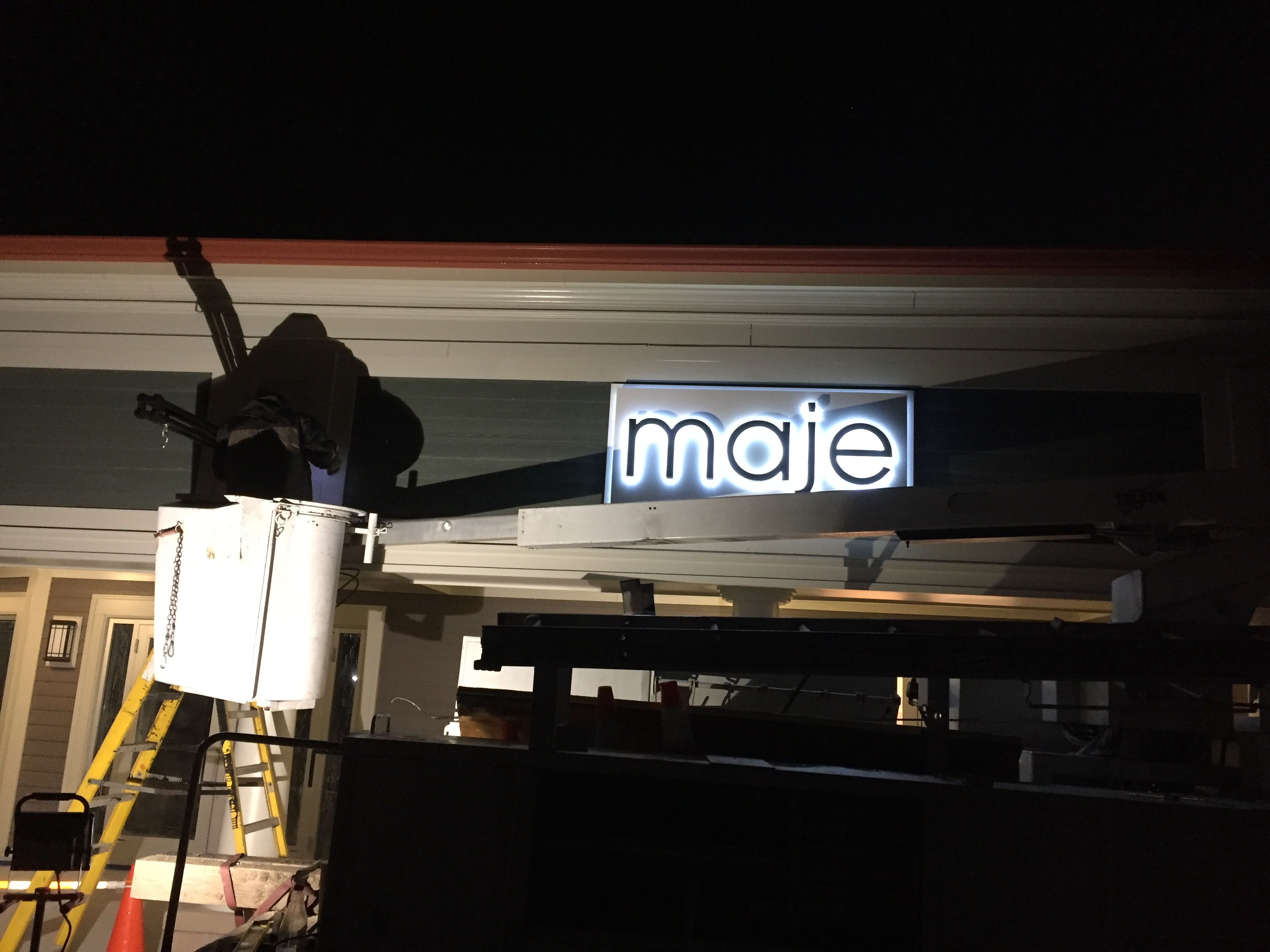 Acrylic Push Thru | poconosigncompany-1