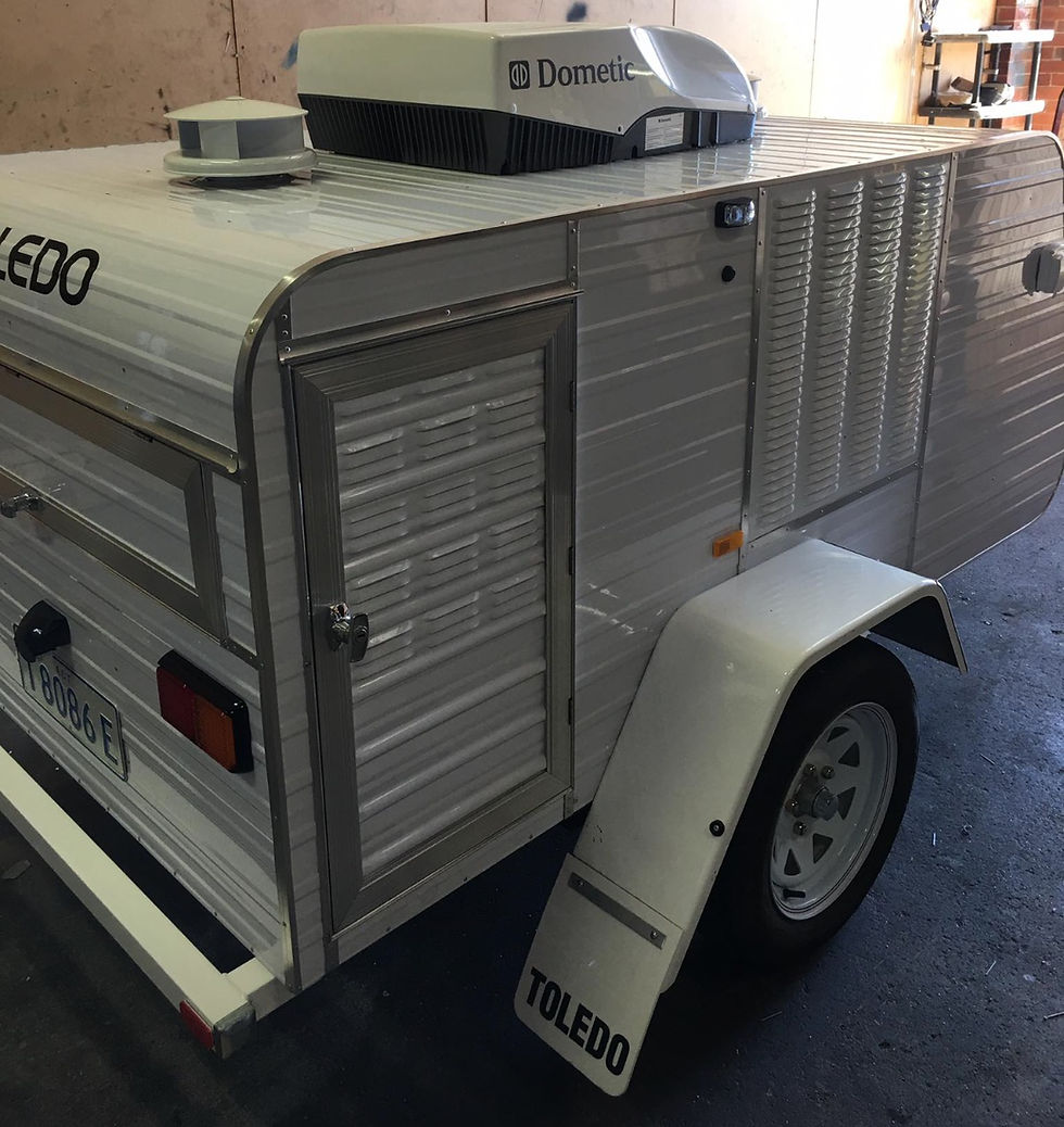 Dog trailer air conditioner