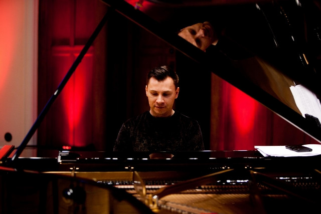 HOME | Sergey Rybin, Pianist