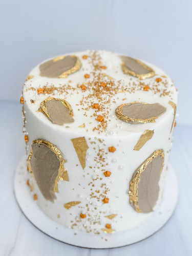 Taupe Twilight Cake | HollywoodBakedGoods