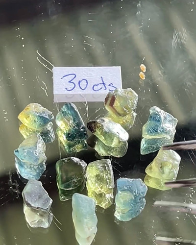 Rough Sapphires 30 cts.........Code 789 | rubyvale-holiday