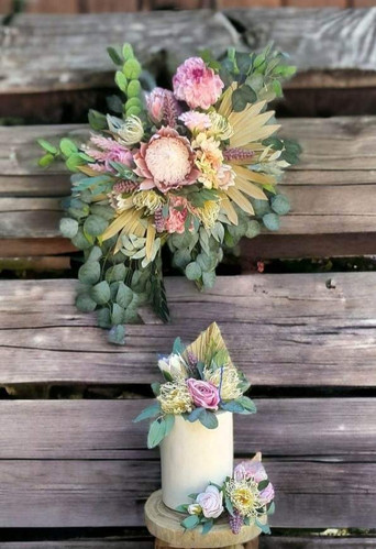 Joyful Natives Arbour and Cake Set | The Styled Bouquet