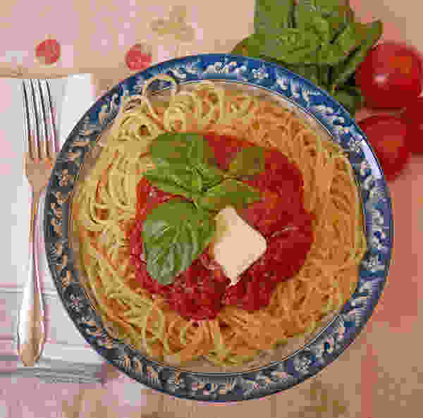 Classic "Sugo al Pomodoro" (Basic Tomato Sauce) - Meals and Melodies