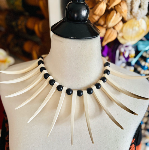 Large ‘Ula Nifo (Wooden) | Designs By Nina, LLC