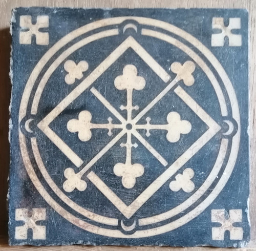 Stylised cross with trefoils | pugin-tiles