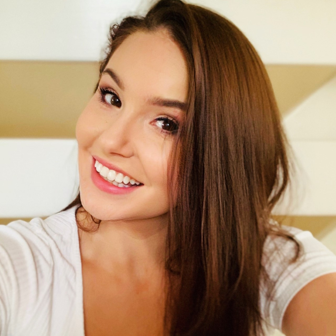 Romantic, funny, feel-good, romance novels | Leeanne Slade Author