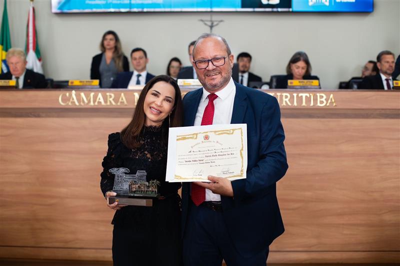 Analista Judiciária Patrícia Elache G. dos Reis recebe Prêmio Servidor ...