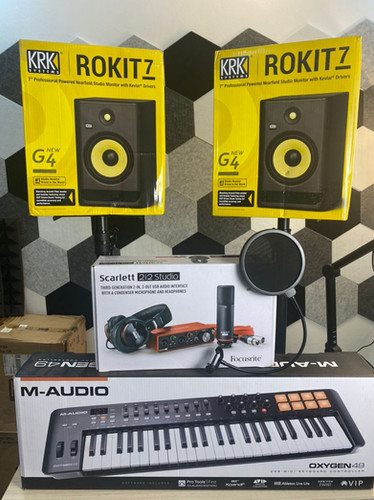 Focusrite 2i2 Bundle W/Rokit 7, Keyboard, Popfilter | Equip4Studio Ghana