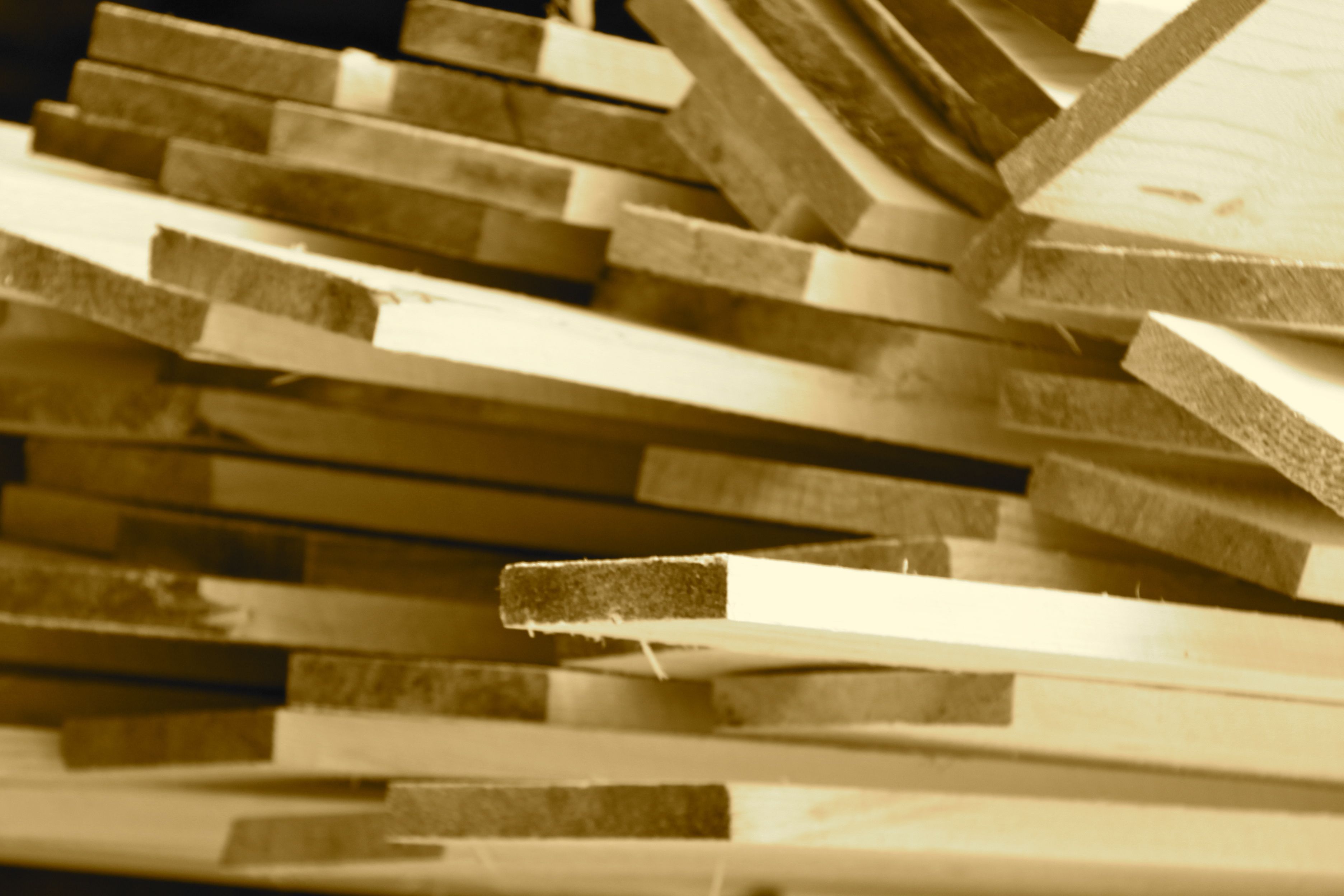 Bauholz, Schnittholz, Latten, Staffeln, Verpackungsholz, Massivholz