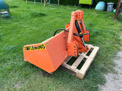 Fleming 4ft Hydraulic tipping transport box | Smallholder