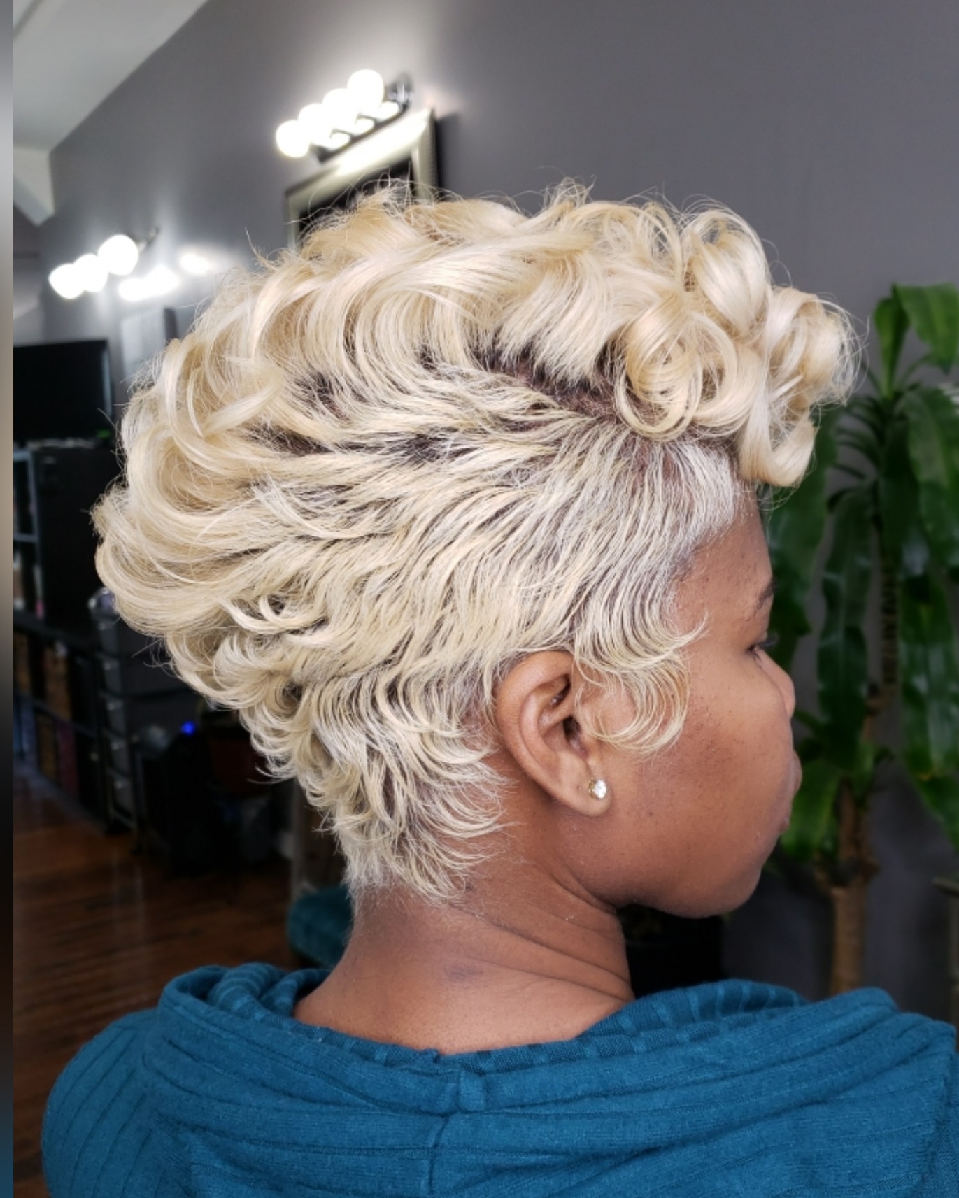 Wave Curls | QueenStylista's Mane Artistry