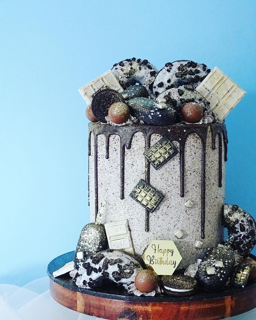 Oreo Fudge Overload Drip Cake | thecakelabuk