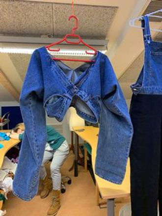 WAYS TO UPCYCLE CLOTHING