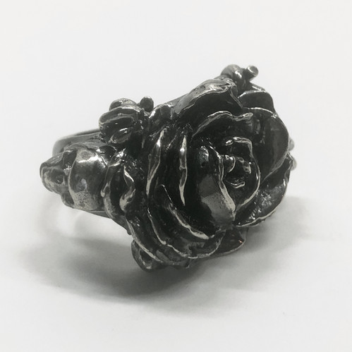 Macabre Rose Ring | dutchhollowgeneral