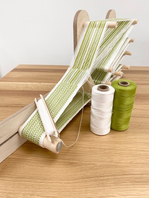 Inkle loom weaving - creating stunning belts, braids and bands