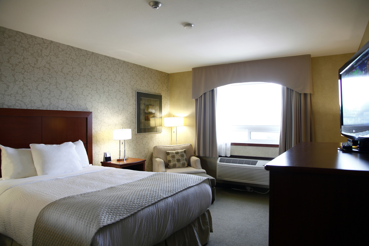 1 Queen Bed Accessible Room | days-inn-brandon