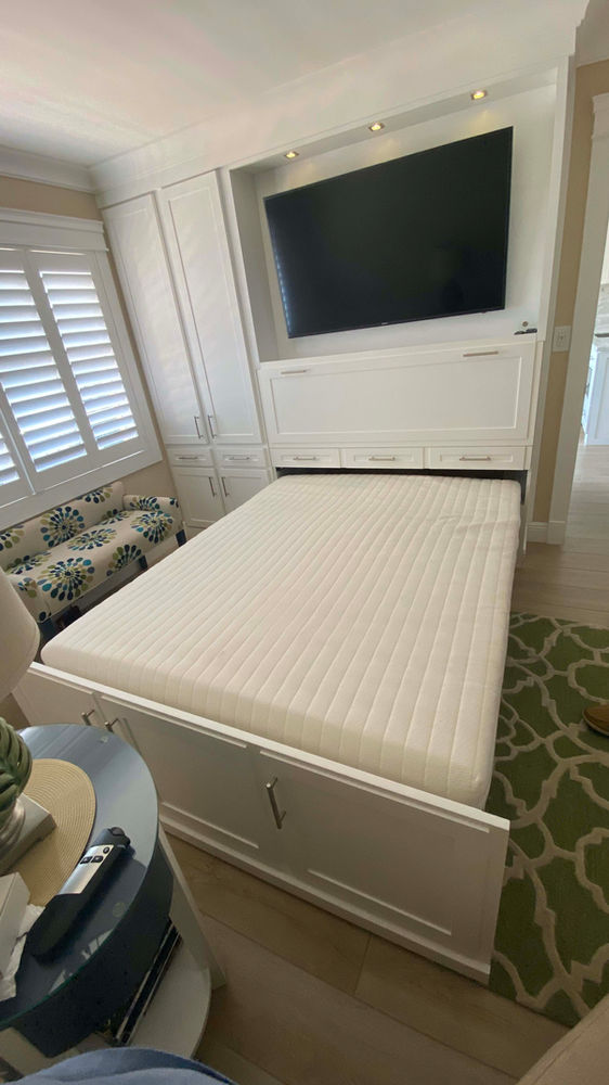 Perfect Your Home Office With a Retractable Zoom Desk Bed