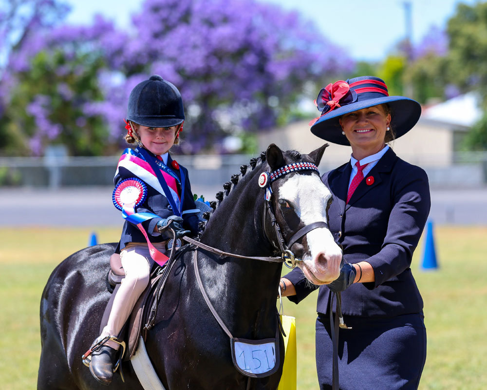 Country championships attract a huge field of entries