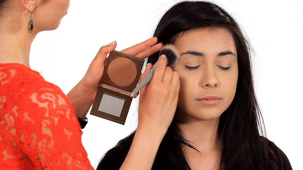 Bronzer V.S Contour: What Is The Difference?