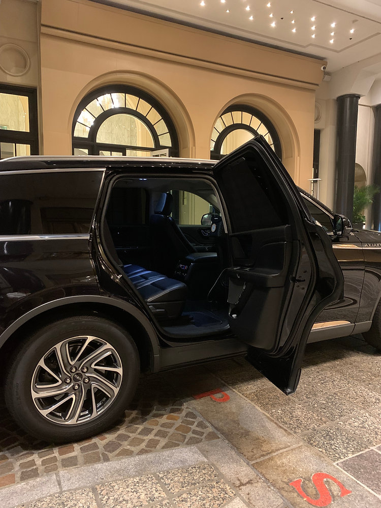 Professional LAX Car Services: Stress-Free, Luxury Travel to and from LAX