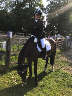 ABOUT | Barnfield Riding School