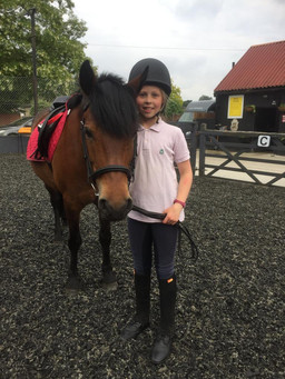 ABOUT | Barnfield Riding School
