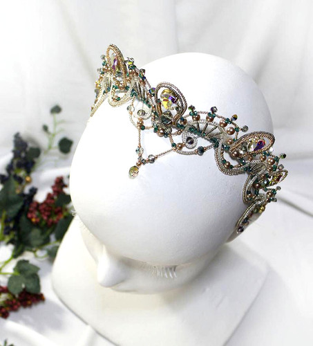 BAT18-46R レディメイド グリーンとブロンズのエキゾチックティアラ | balletatticprop