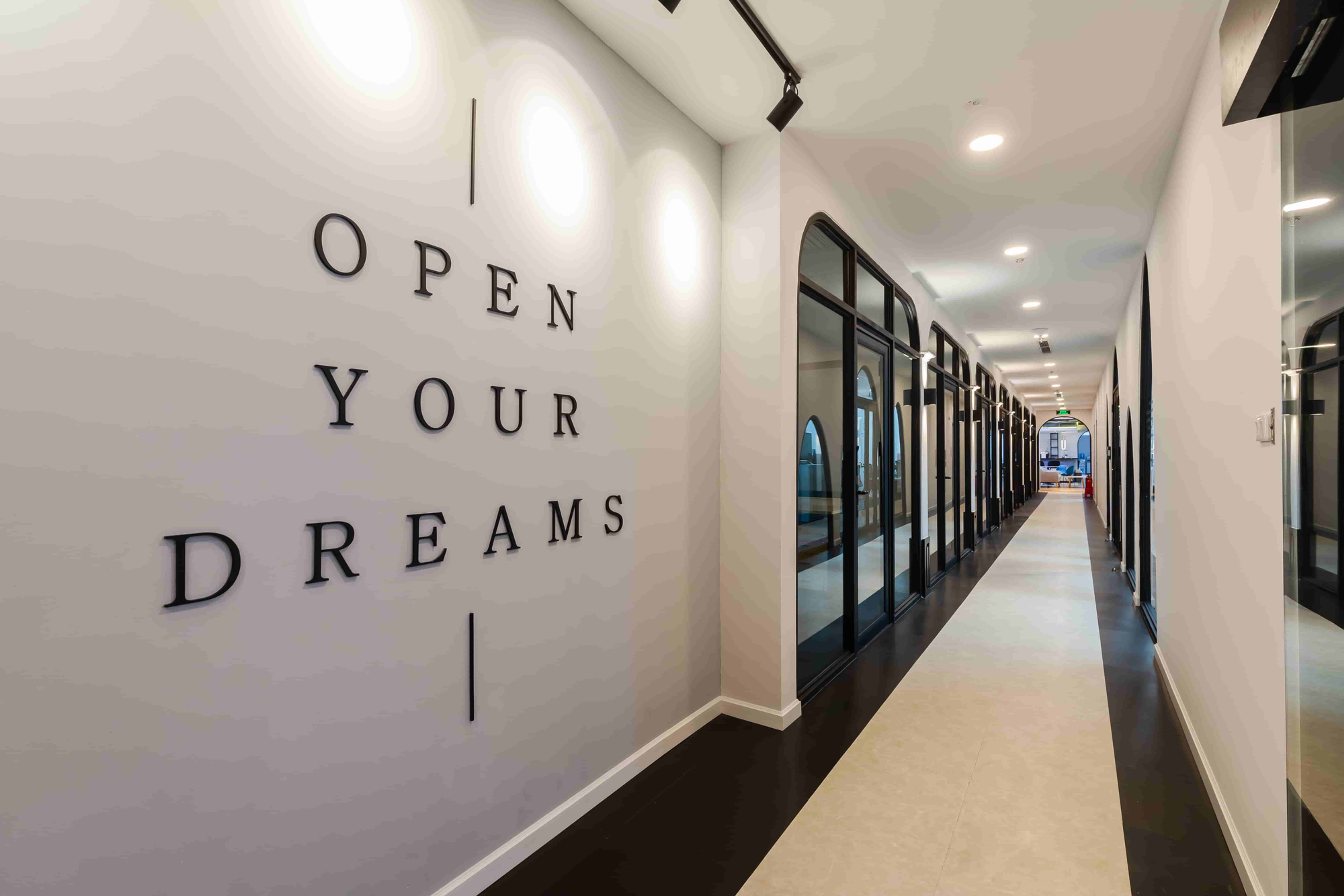 DREAM STATION CO-WORKING SPACE