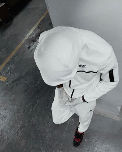 CONJUNTO COMPLETO NIKE TECH FLEECE “TRIPLE WHITE” | Top Fashion