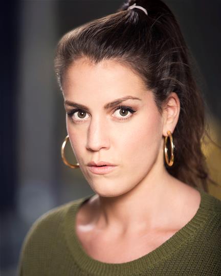 Maddy Anholt I Comedian I Actress