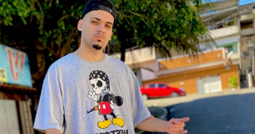 Artista CJ Gomes se destaca na cena com suas poesias. Confira: