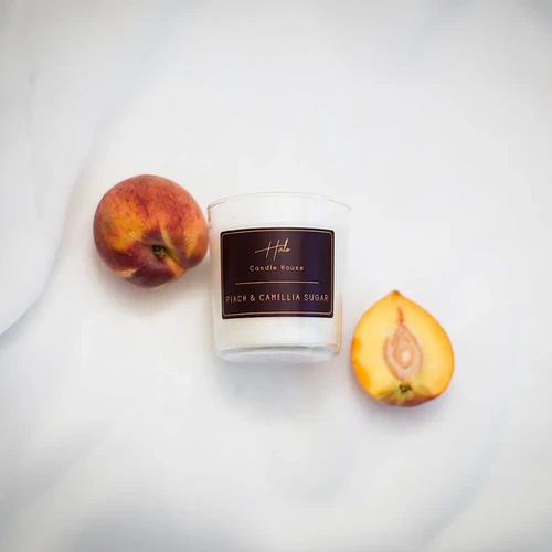 נר ריחני PEACH & CAMELLIA SUGAR | Halo Candle House