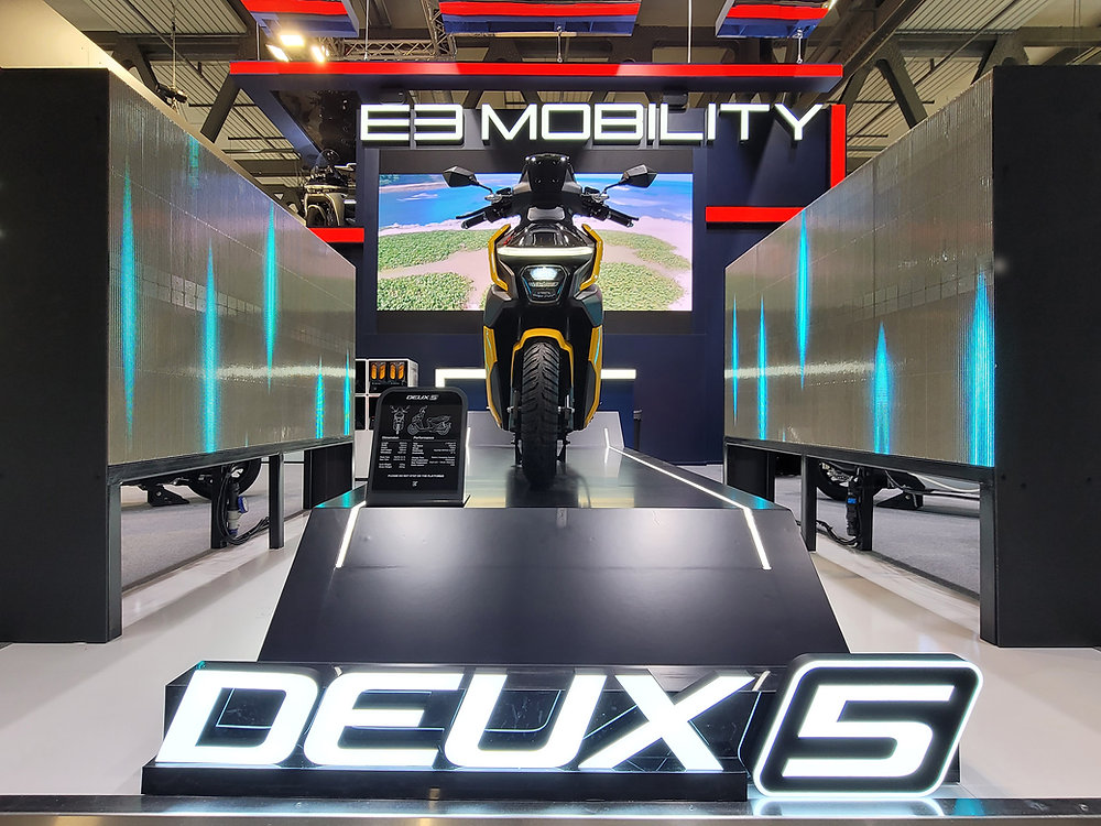 E3 Mobility Officially Unveils ‘DEUX5’ at EICMA 2023 — A Global Debut ...