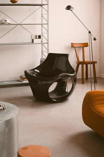 Amorphic Fibreglass Lounge Chair in Black in the style of Luigi Colani ...