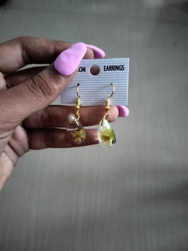 CUTE FLOWER RESIN EARRINGS | MAP's Universe