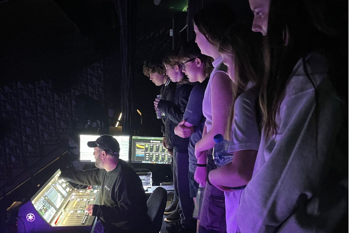 A Behind-the-Scenes Theatre Experience