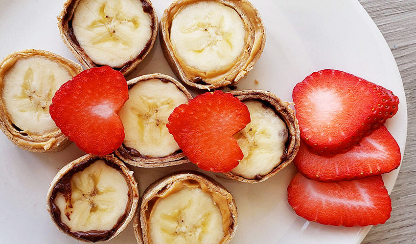 Diversão e gostosura garantidas com este sushi de banana! | Livia Havro