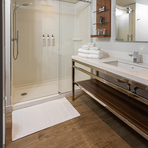 Royal Hotel Bath Mat - White, 100% cotton | Otelia