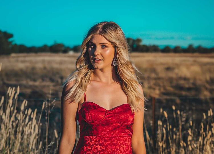 Jade Gibson is on fire with her brand new single, Wildfires!