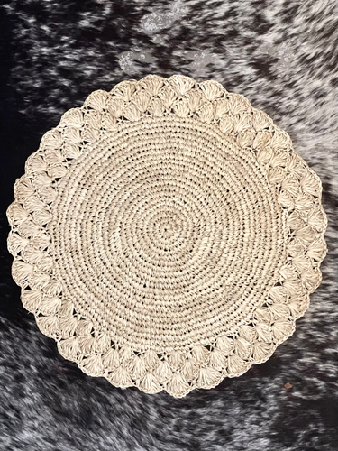 Raffia Placemat in All Natural Triple Scalloped Edging, Set of 6 | the57ph