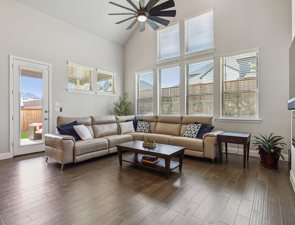 How to Attract Multiple Offers on Your Luxury Home: Expert Strategies