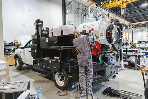 JACKKNIFE MOTORS | Commercial Truck Sales and Builds