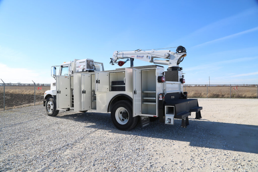 JACKKNIFE MOTORS | Commercial Truck Sales and Builds