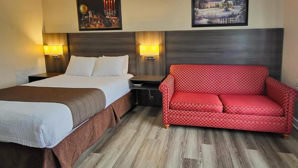 Where to Stay in Kincardine Ontario – Maple Leaf Inn