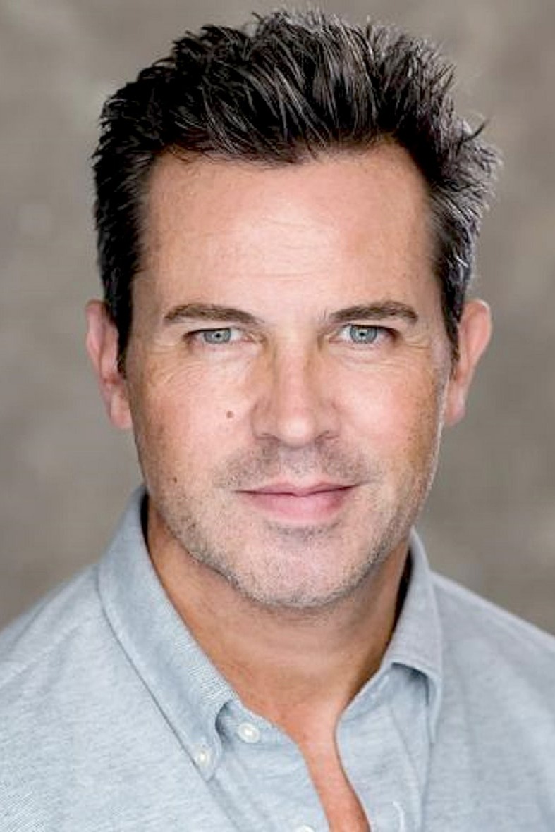 Men | 4 Walls Management